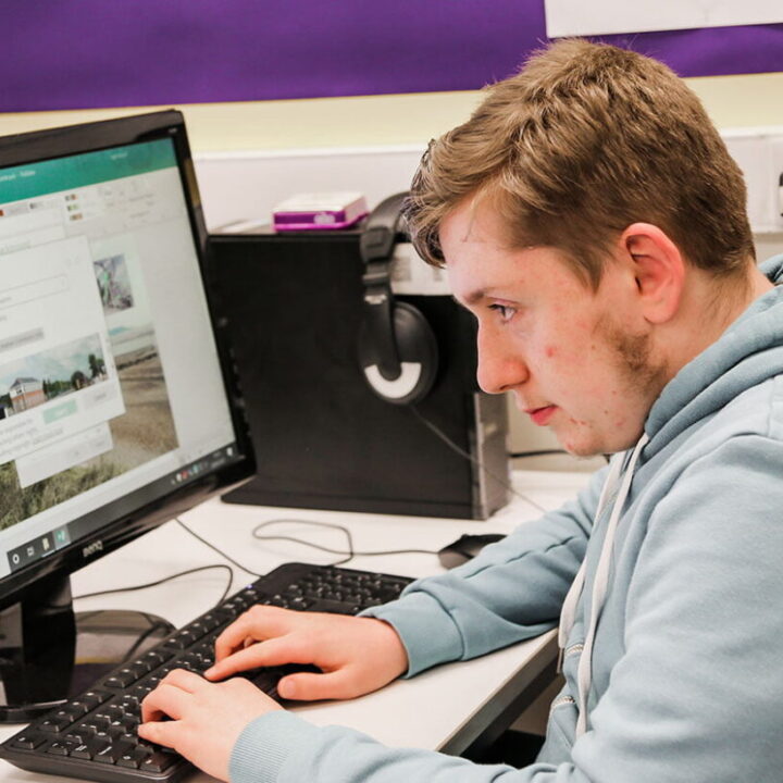 Hot Topic Application and Hiring Process - The Stimulist